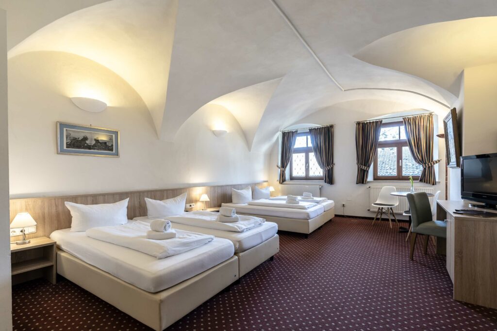 Alter Wirt Weyarn Landgasthof | Hotel Restaurant Biergarten